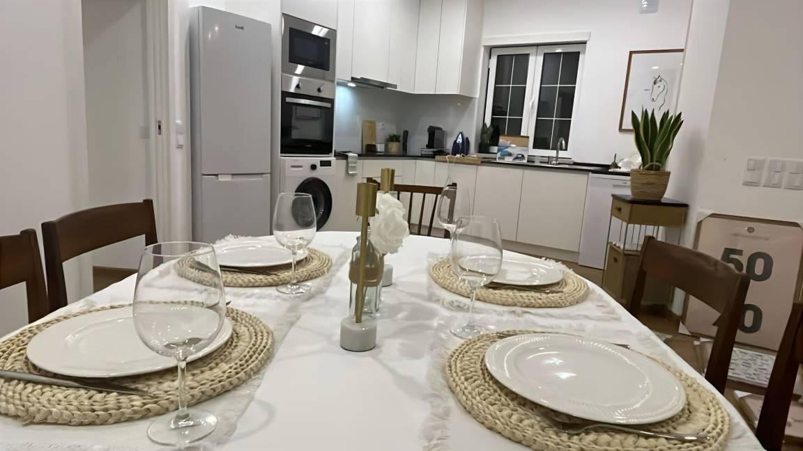 90 M² Apartamento ∙ 2 Habitaciones ∙ 4 Huéspedes - Entroncamento