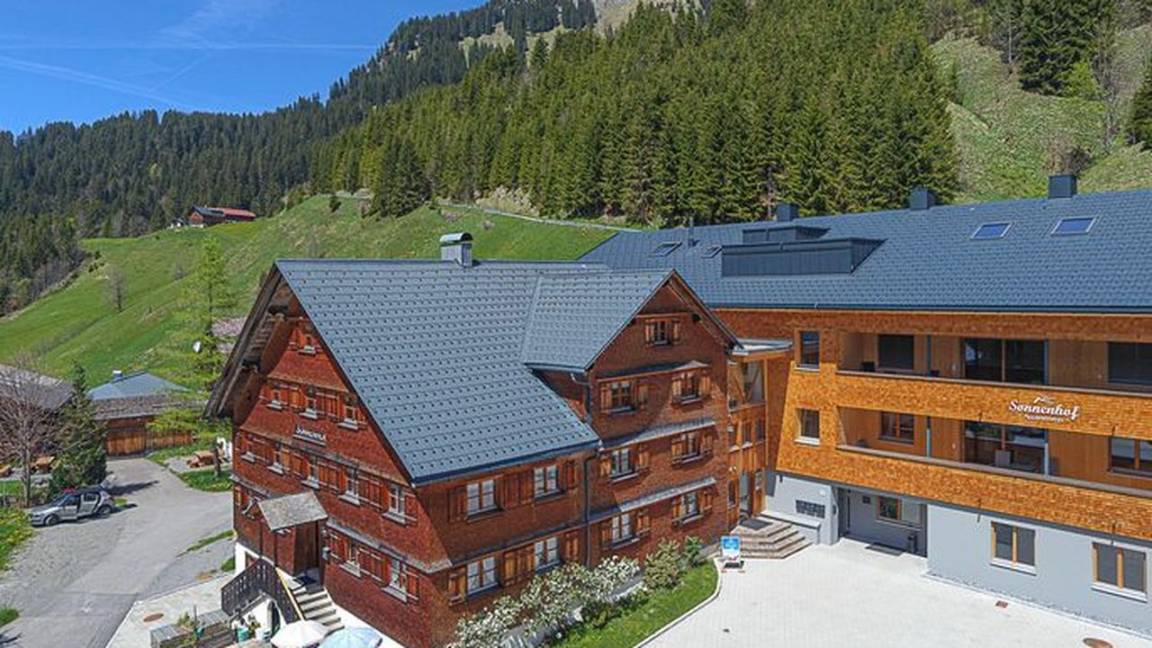 121 M² Huoneisto ∙ 3 Makuuhuonetta ∙ 9 Vierasta - Lech