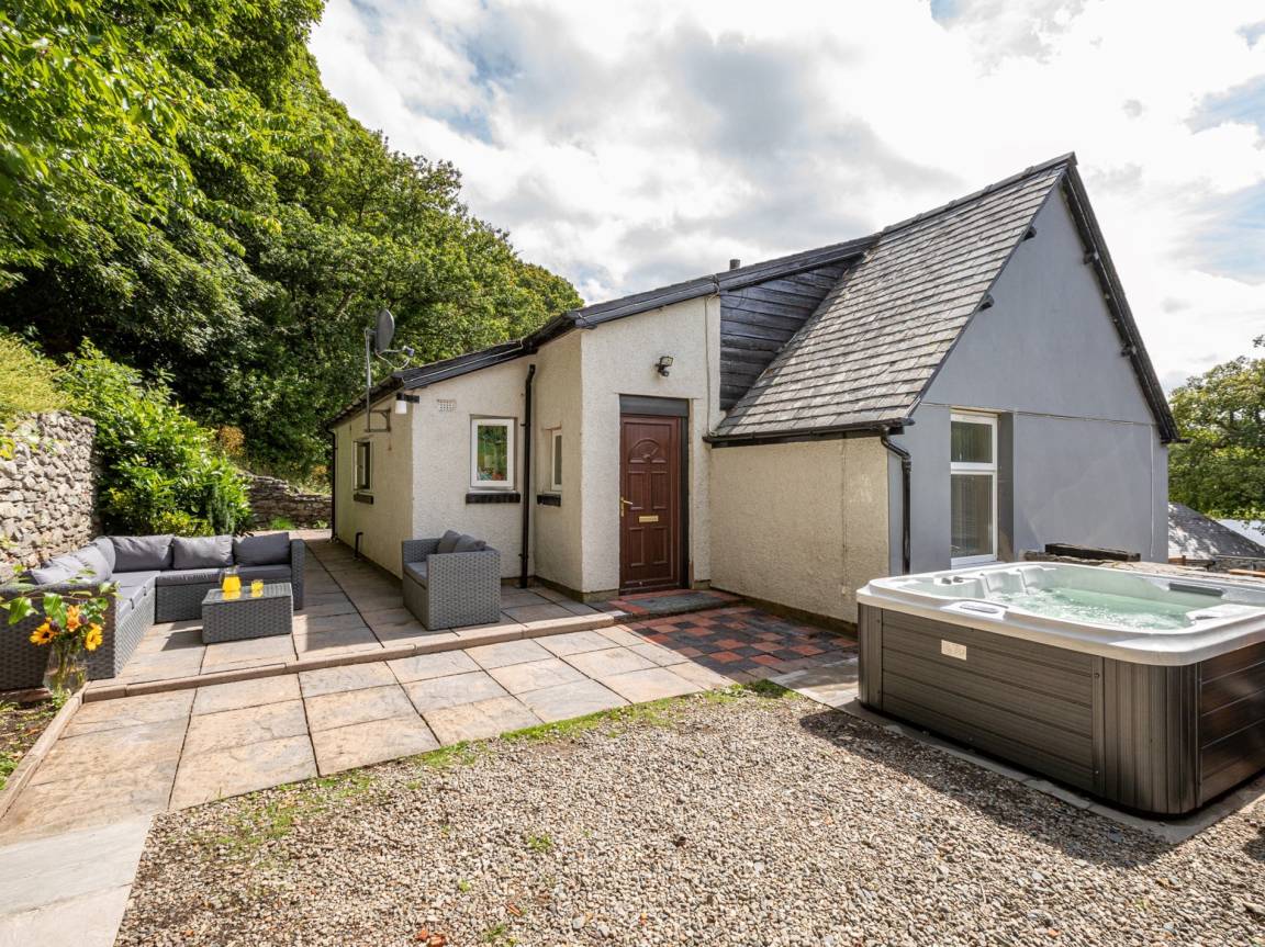 Cottage ∙ 4 Bedrooms ∙ 8 Guests - Bala