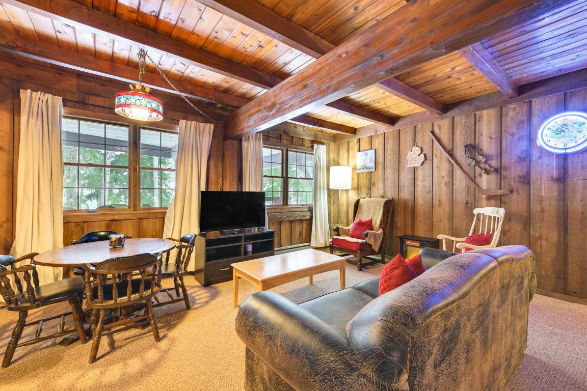 222 M² House ∙ 5 Bedrooms ∙ 15 Guests - Michigan