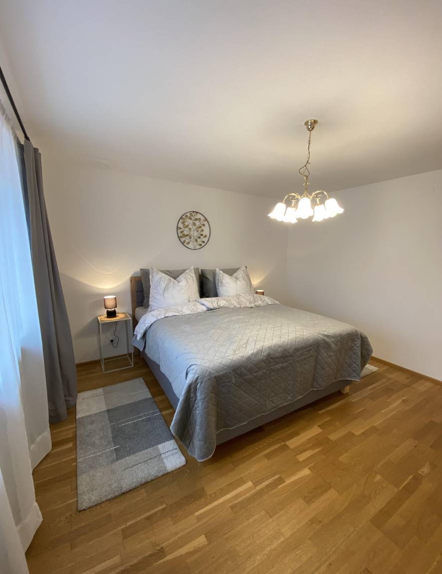 65 M² Ferienwohnung ∙ 1 Schlafzimmer ∙ 4 Gäste - Schleching