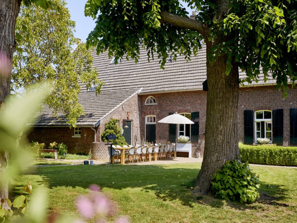 294 M² House ∙ 9 Bedrooms ∙ 20 Guests - Venlo