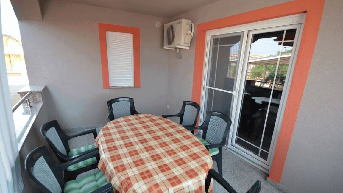 80 M² Appartement ∙ 2 Chambres ∙ 4 Personnes - Vir