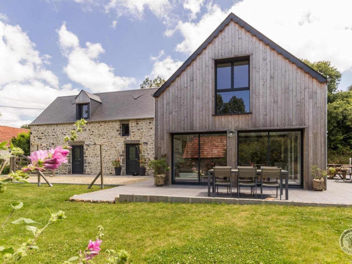 130 M² Cottage ∙ 4 Chambres ∙ 12 Personnes - Manche