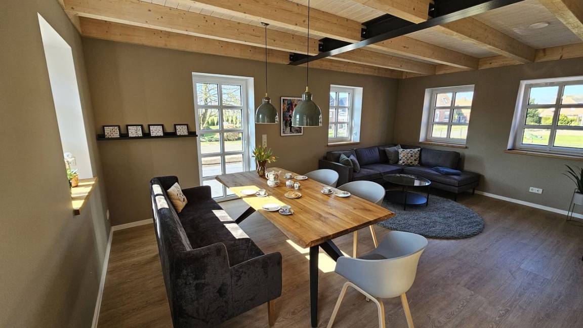 90 M² Ferienhaus ∙ 2 Schlafzimmer ∙ 6 Gäste - Emden