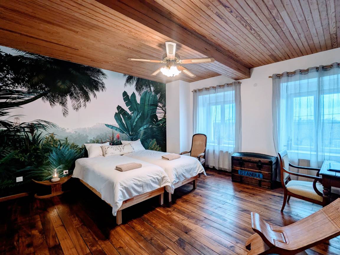 237 M² Cottage ∙ 4 Bedrooms ∙ 9 Guests - Stenay