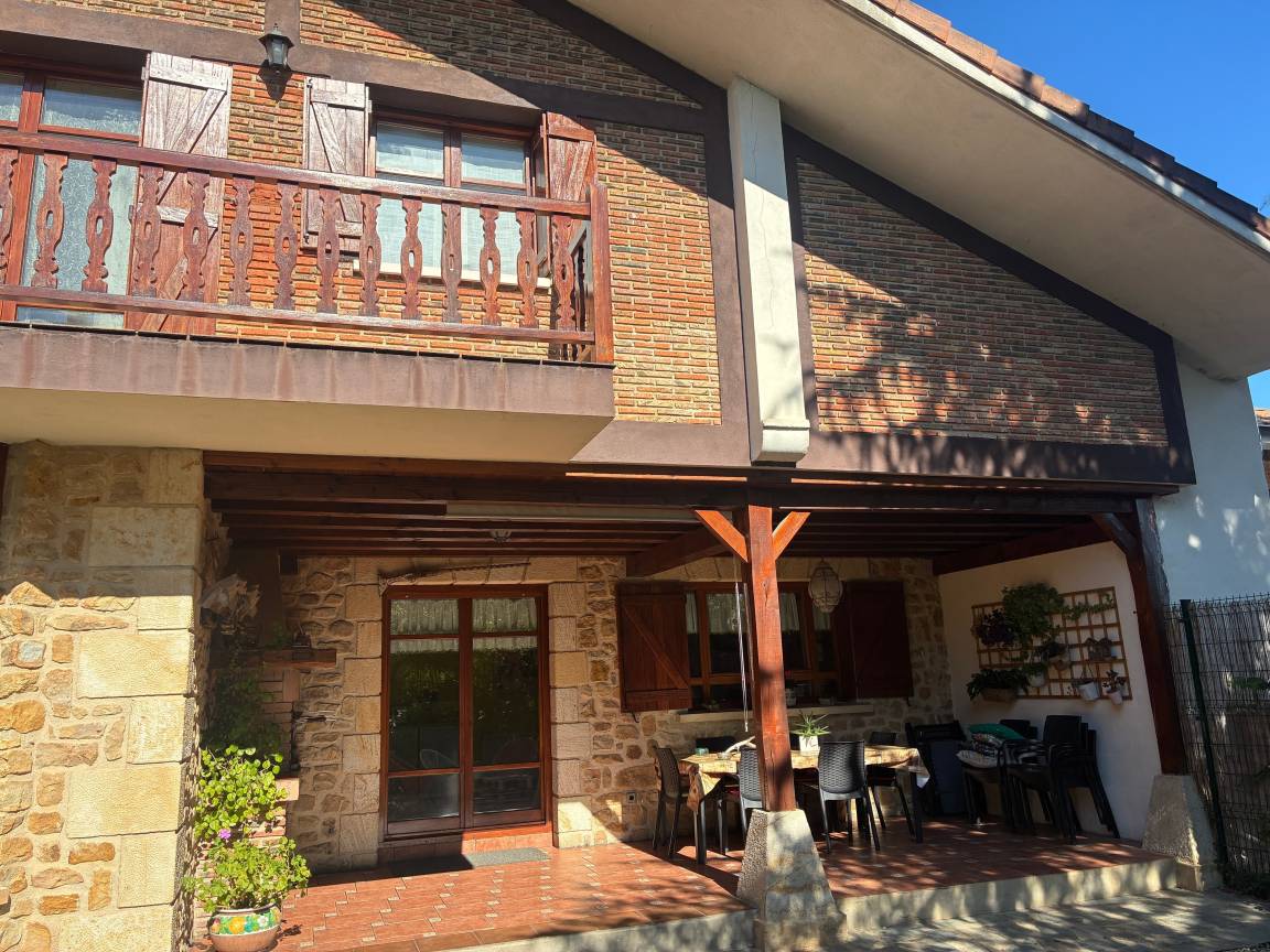 250 M² Maison De Vacances ∙ 6 Chambres ∙ 8 Personnes - Vitoria-Gasteiz