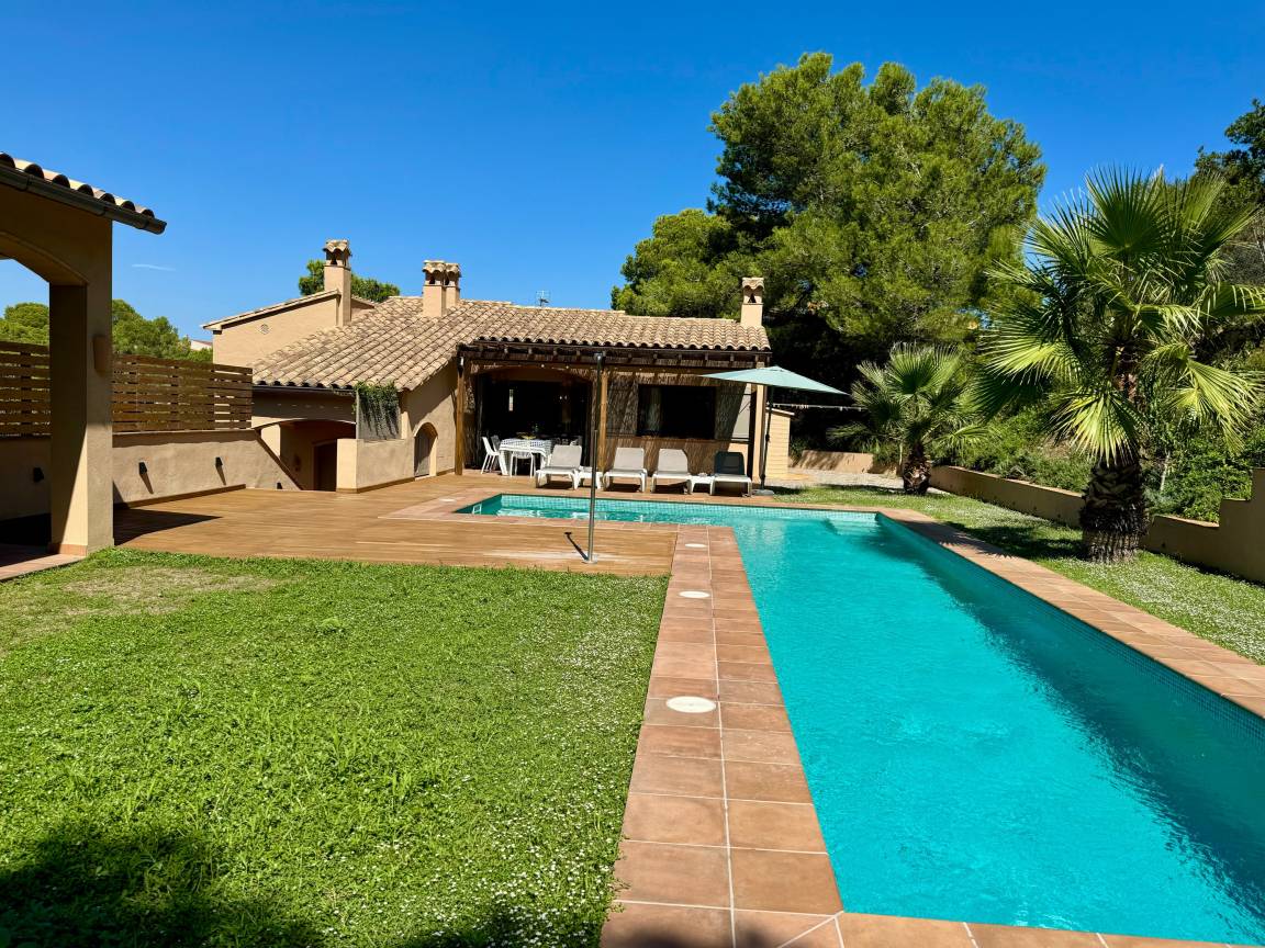250 M² House ∙ 5 Bedrooms ∙ 10 Guests - Sa Riera