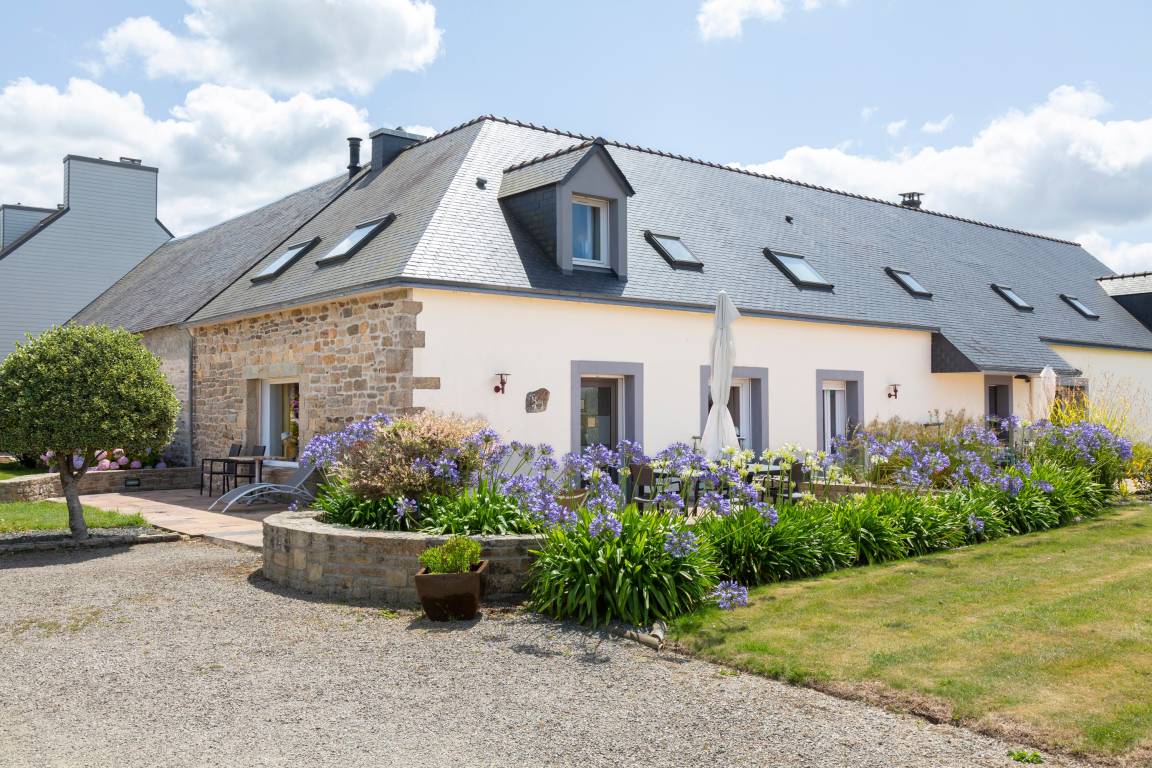 64 M² House ∙ 2 Bedrooms ∙ 4 Guests - Douarnenez
