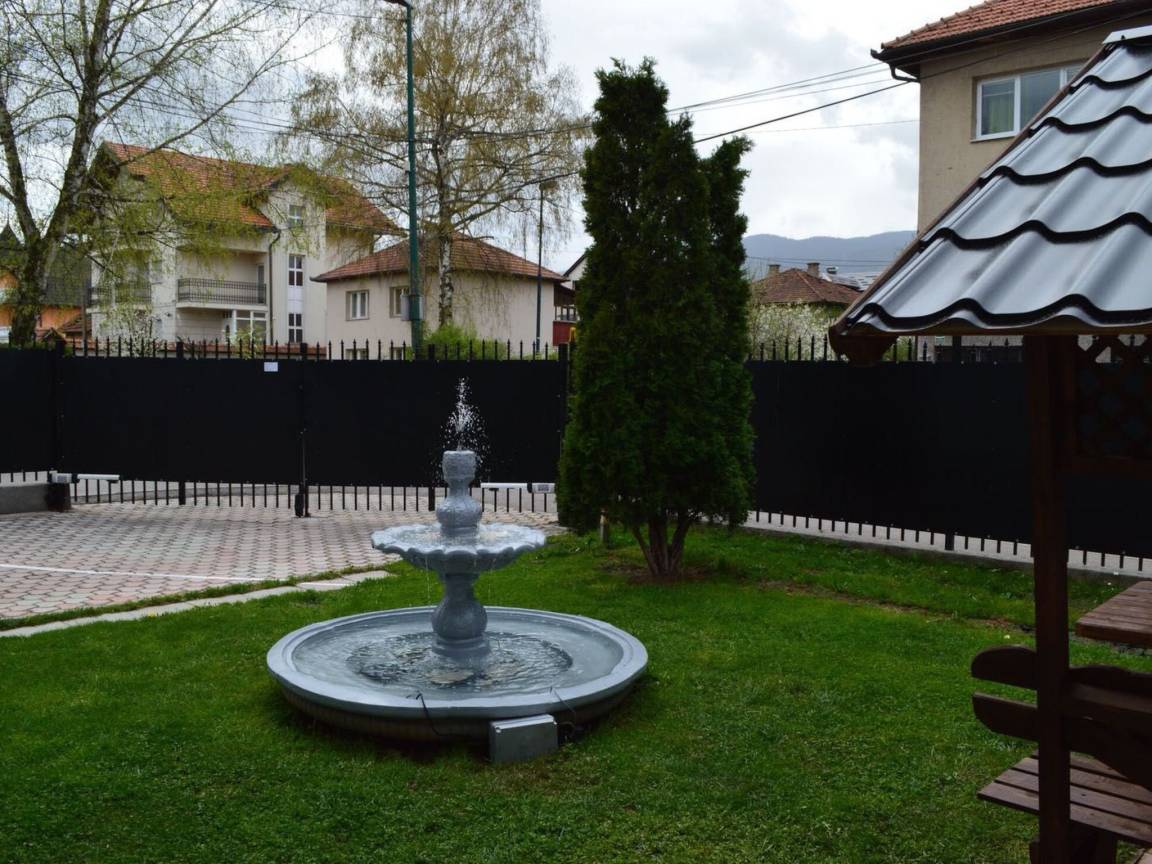140 M² Appartement ∙ 3 Slaapkamers ∙ 8 Gasten - Sarajevo