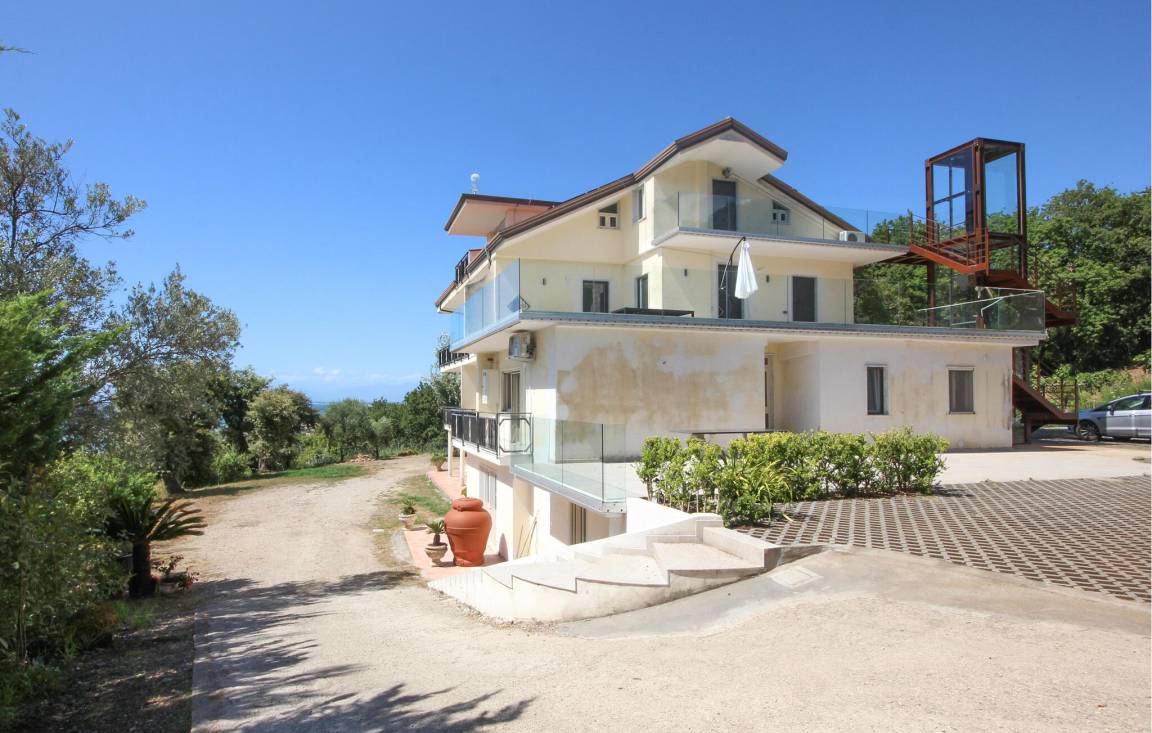 60 M² Ferienwohnung ∙ 2 Schlafzimmer ∙ 5 Gäste - Agropoli