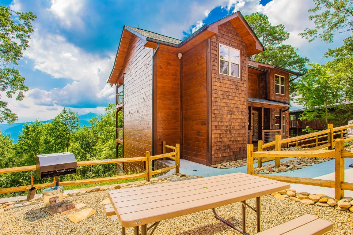 215 M² House ∙ 2 Bedrooms ∙ 8 Guests - Gatlinburg, TN