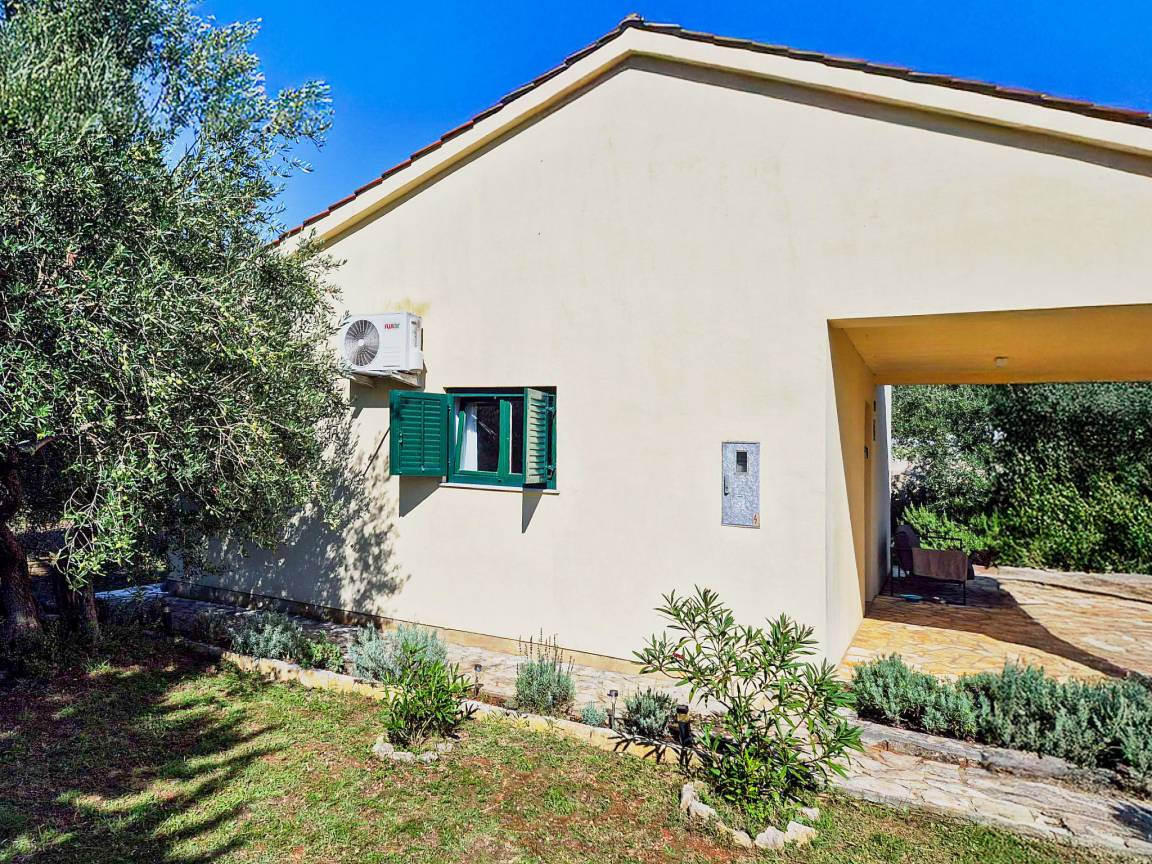 56 M² Ferienhaus ∙ 2 Schlafzimmer ∙ 4 Gäste - Cres