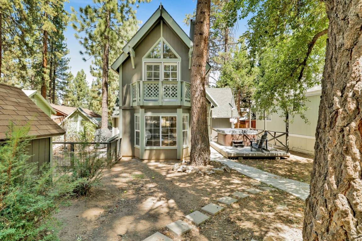 120 M² Cabin ∙ 3 Bedrooms ∙ 6 Guests - Big Bear Lake, CA