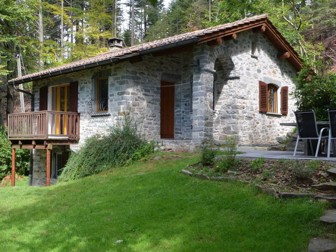 62 M² Ferienhaus ∙ 2 Schlafzimmer ∙ 4 Gäste - Locarno