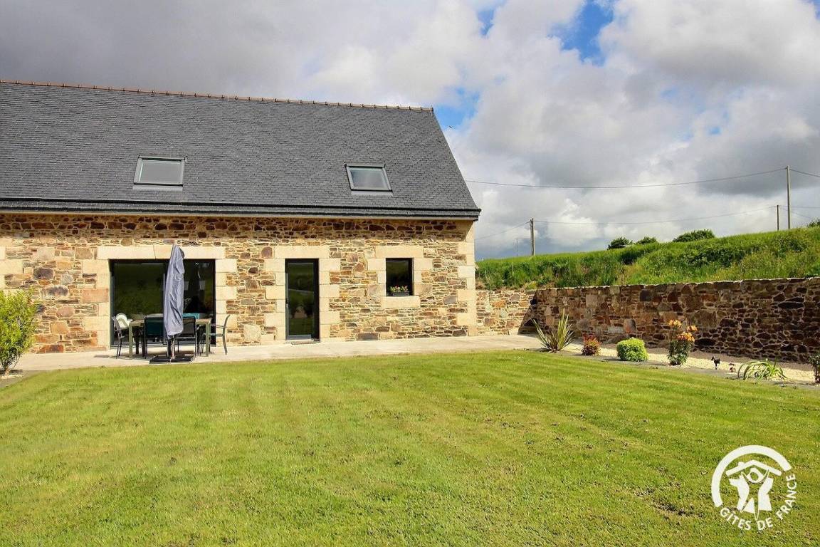 85 M² Gîte ∙ 3 Chambres ∙ 6 Personnes - Plougrescant
