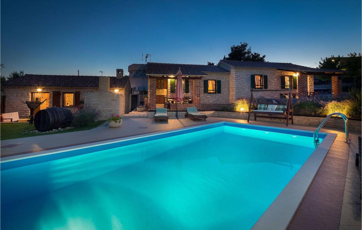 120 M² House ∙ 3 Bedrooms ∙ 4 Guests - Starigrad