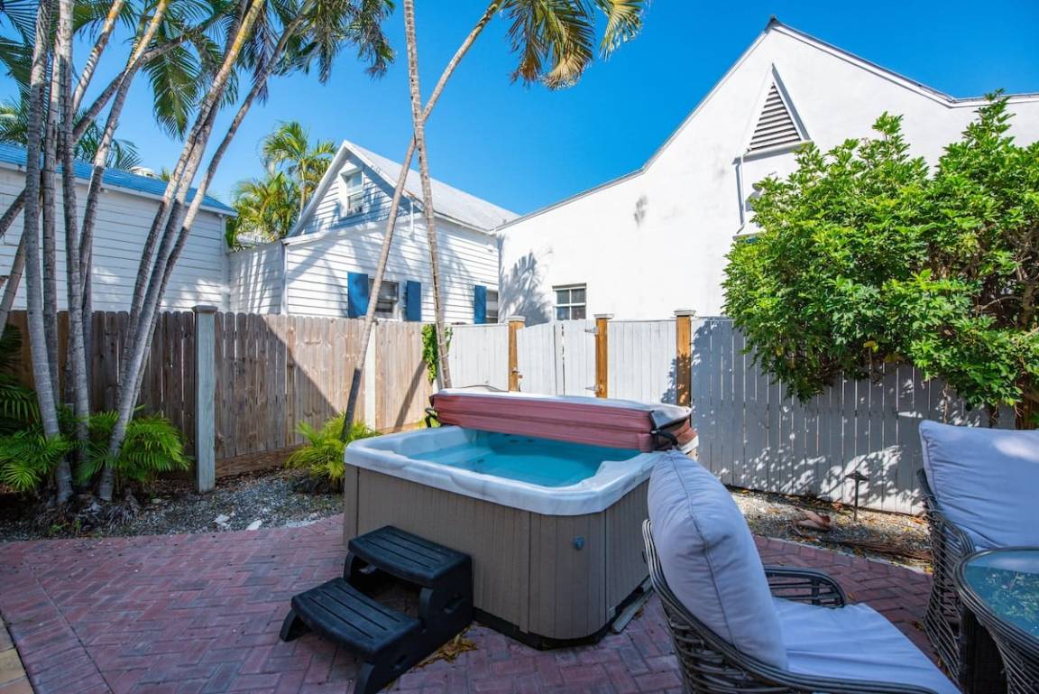 73 M² Ferienwohnung ∙ 2 Schlafzimmer ∙ 6 Gäste - Key West, FL