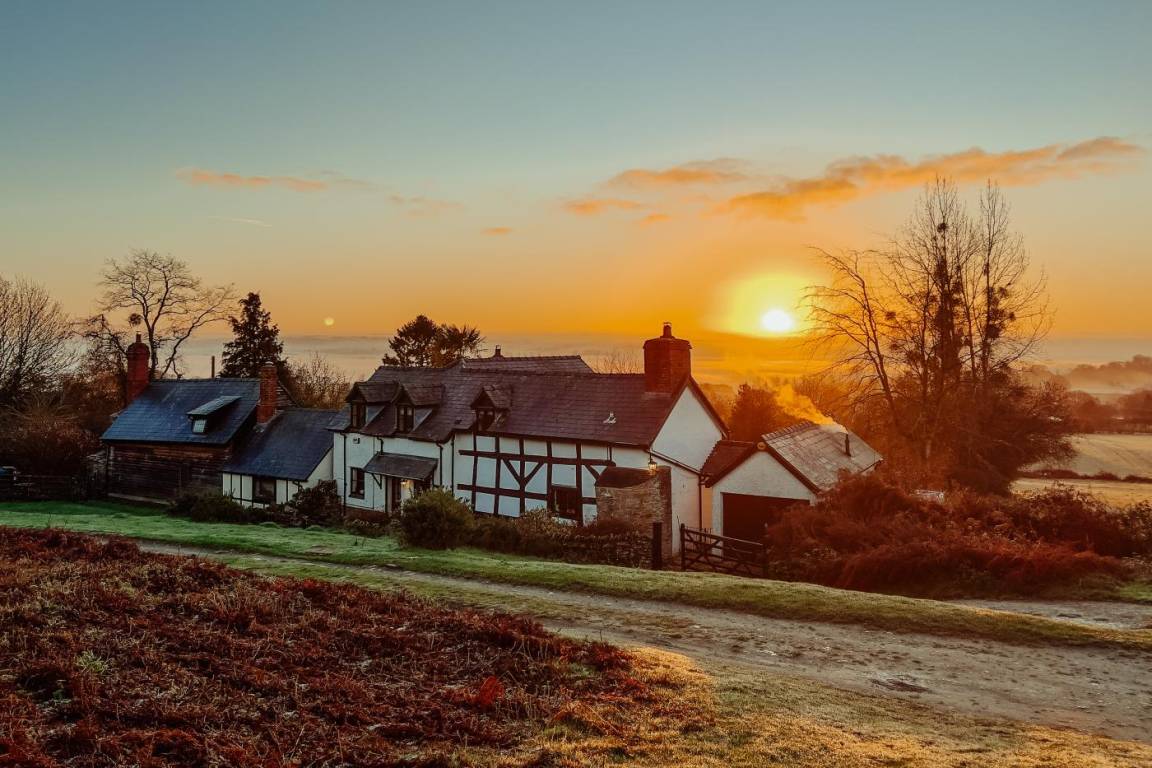 Cottage ∙ 3 Bedrooms ∙ 6 Guests - Leominster