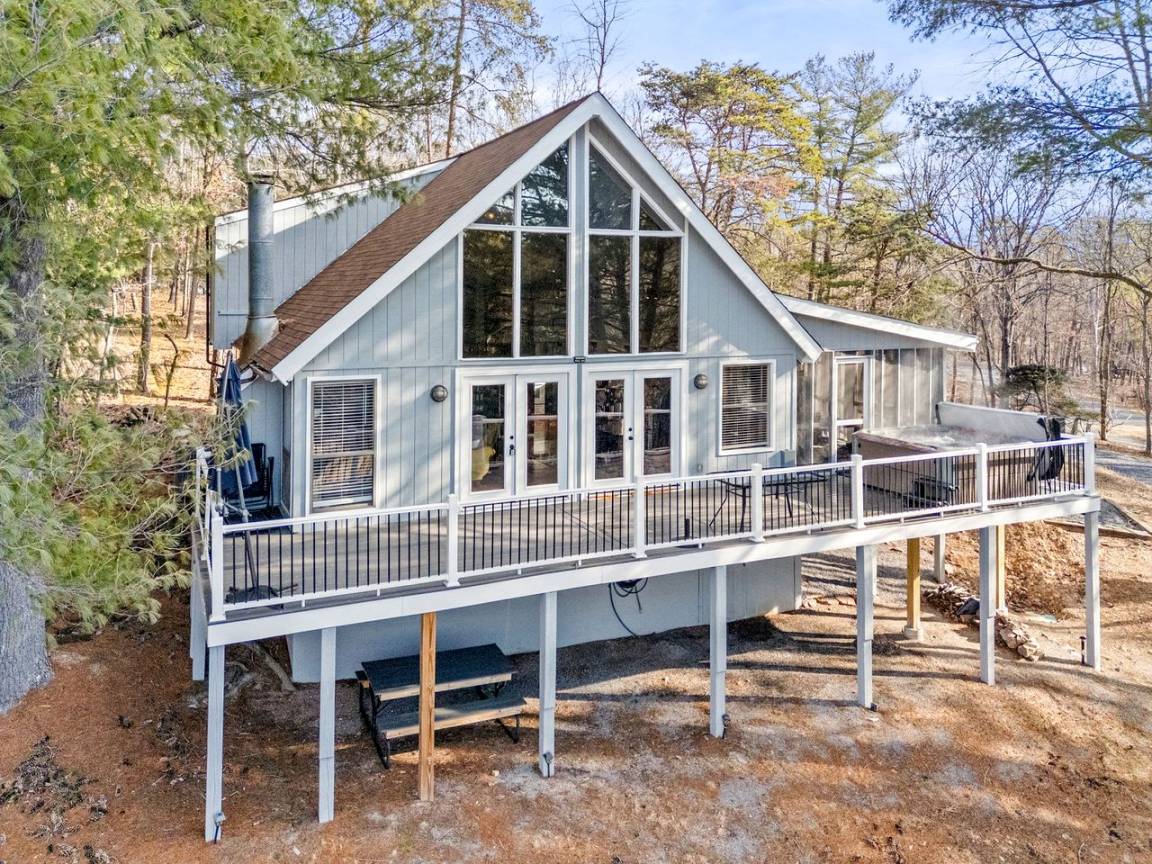 House ∙ 3 Bedrooms ∙ 6 Guests - West Virginia