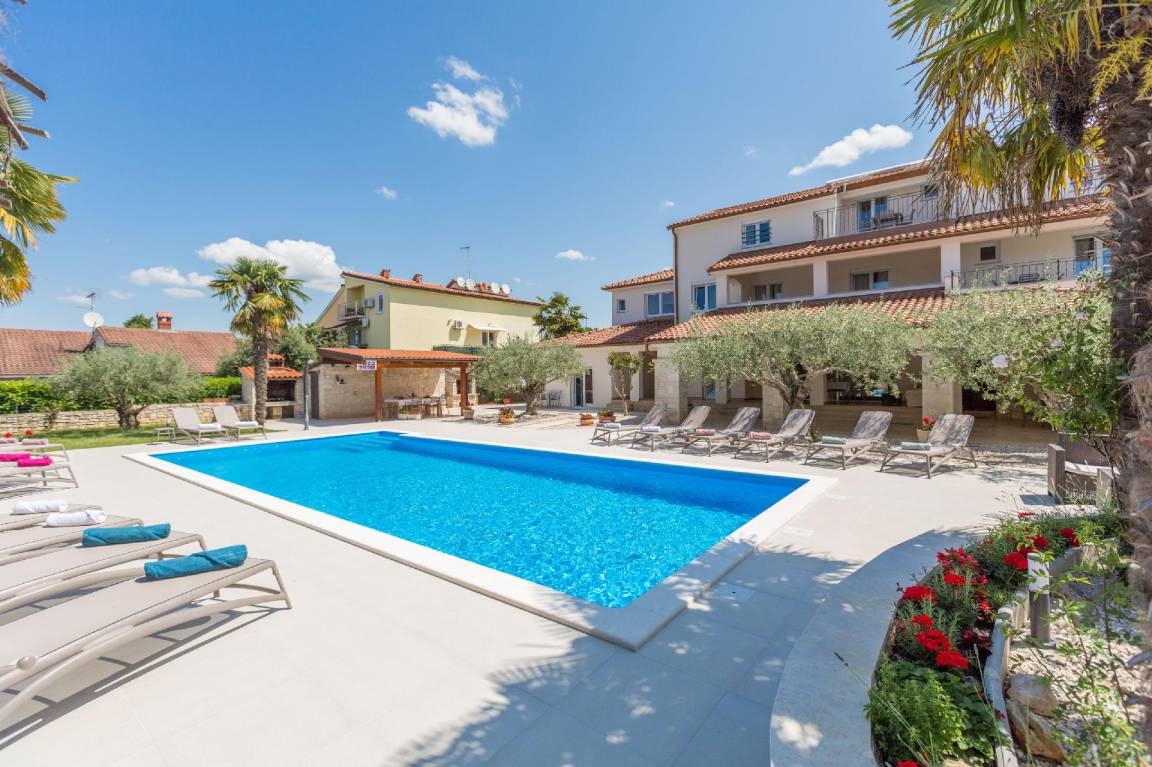 85 M² Apartment ∙ 2 Bedrooms ∙ 4 Guests - Poreč