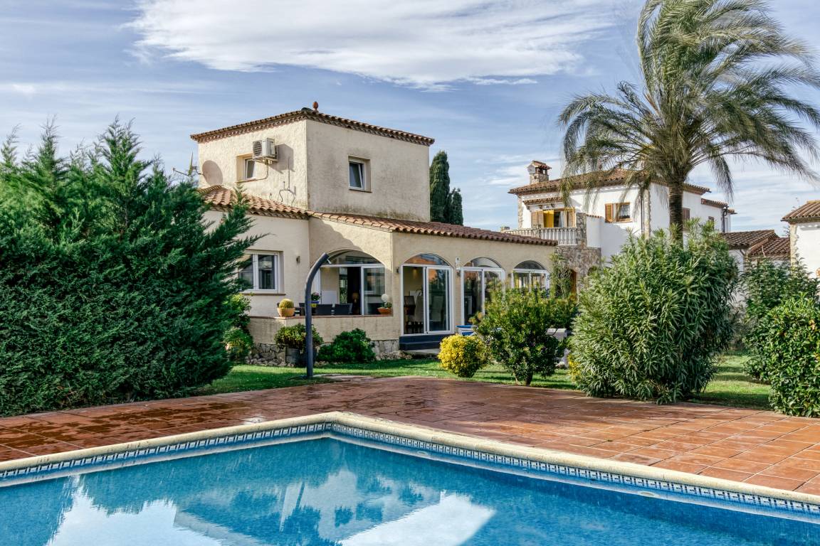 165 M² Villa ∙ 3 Chambres ∙ 6 Personnes - Figueras