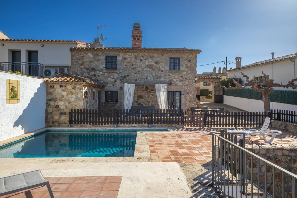 160 M² House ∙ 4 Bedrooms ∙ 8 Guests - Sant Feliu de Guíxols