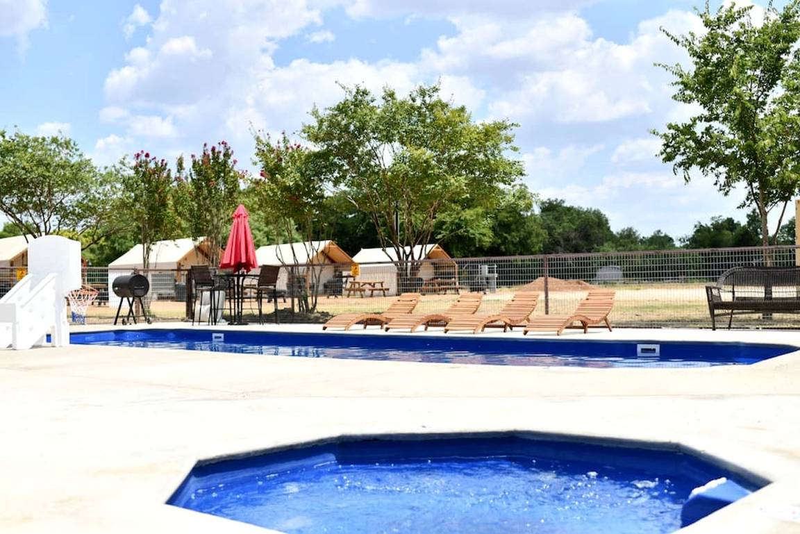Camping ∙ 1 Bedroom ∙ 9 Guests - Texas