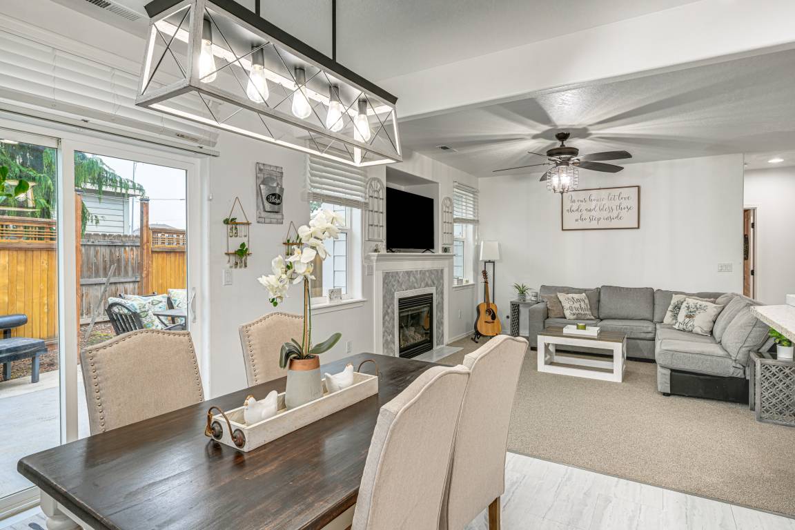 204 M² Ferienhaus ∙ 4 Schlafzimmer ∙ 10 Gäste - Kennewick, WA