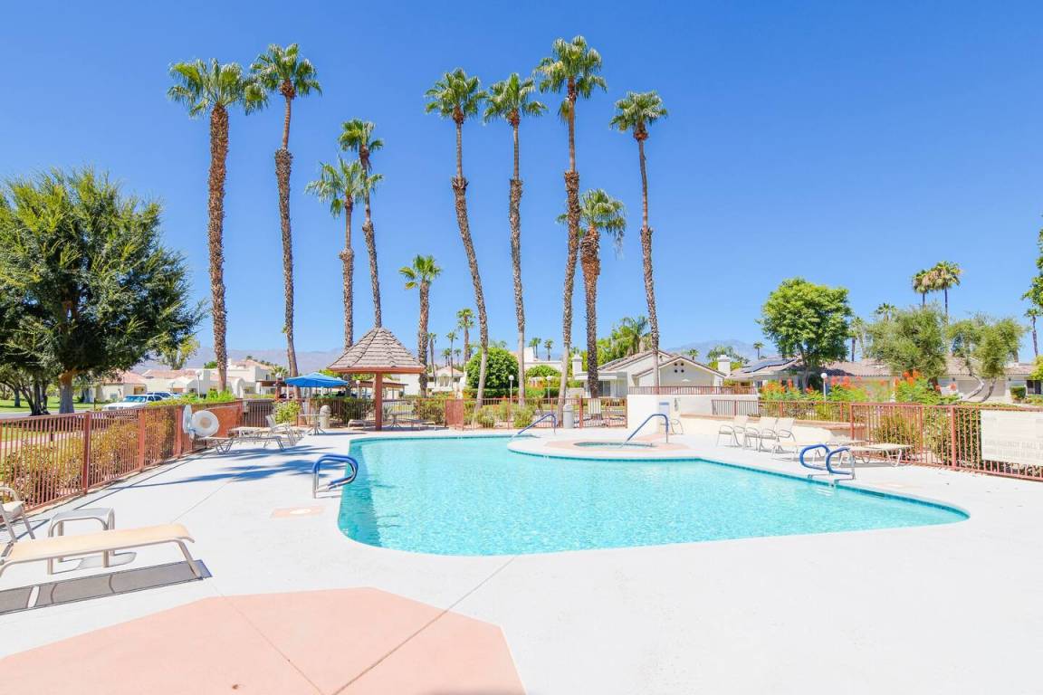 Condo ∙ 1 Bedroom ∙ 4 Guests - Palm Desert, CA