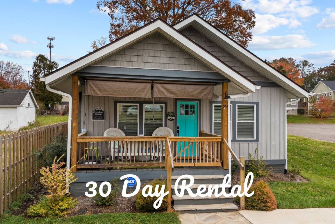 94 M² House ∙ 3 Bedrooms ∙ 4 Guests - Asheville, NC