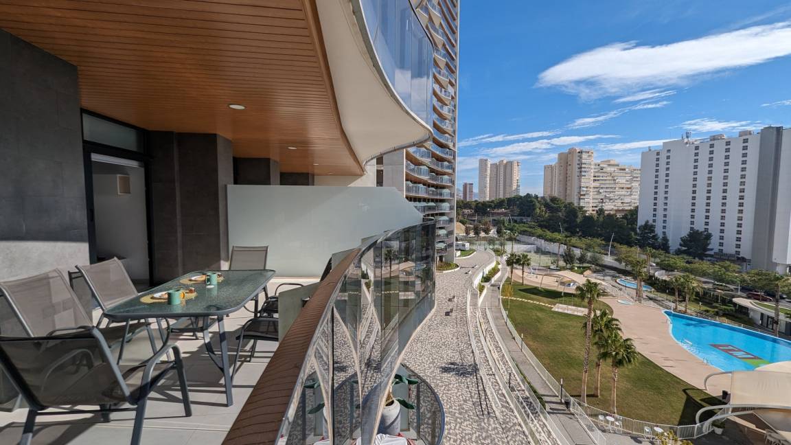 79 M² Apartamento ∙ 2 Habitaciones ∙ 6 Huéspedes - Benidorm