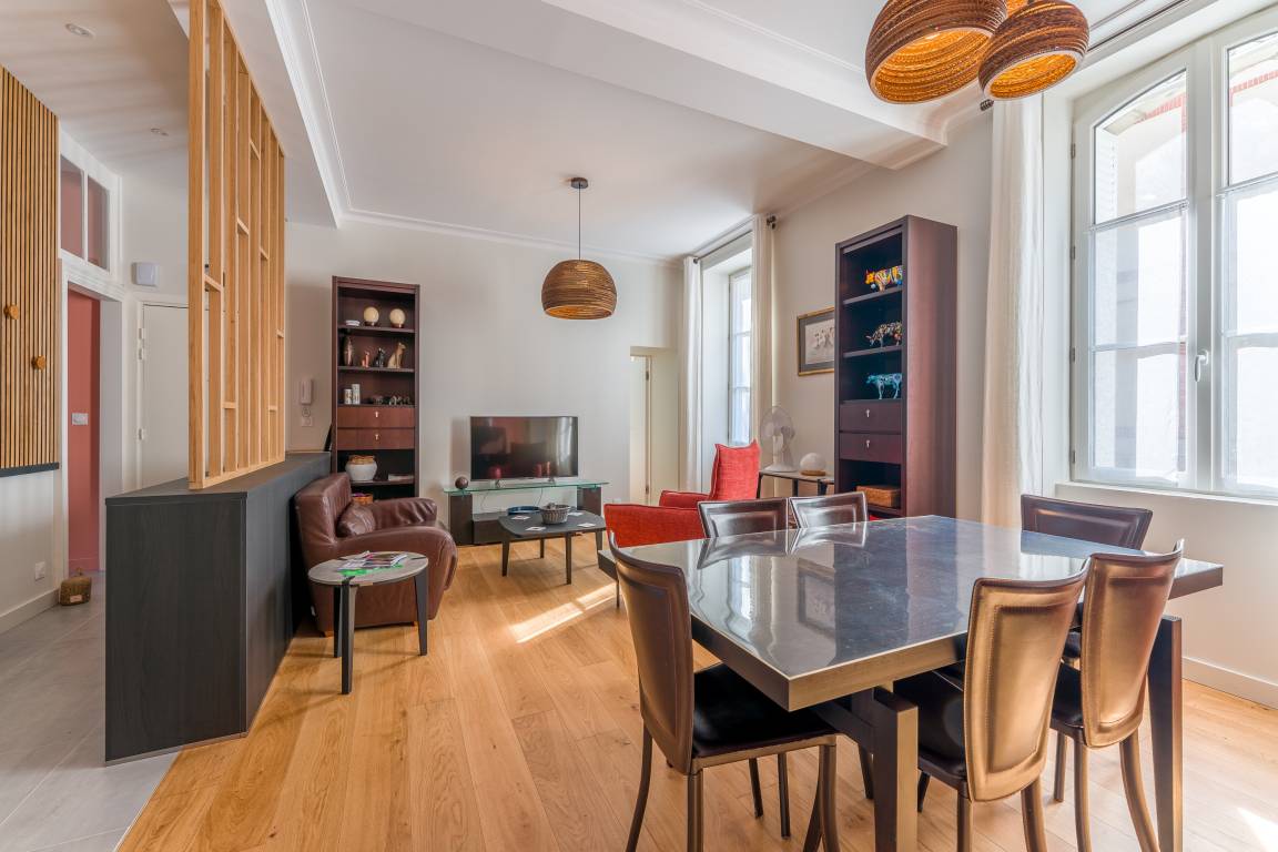 80 M² Appartement ∙ 2 Chambres ∙ 4 Personnes - Nantes