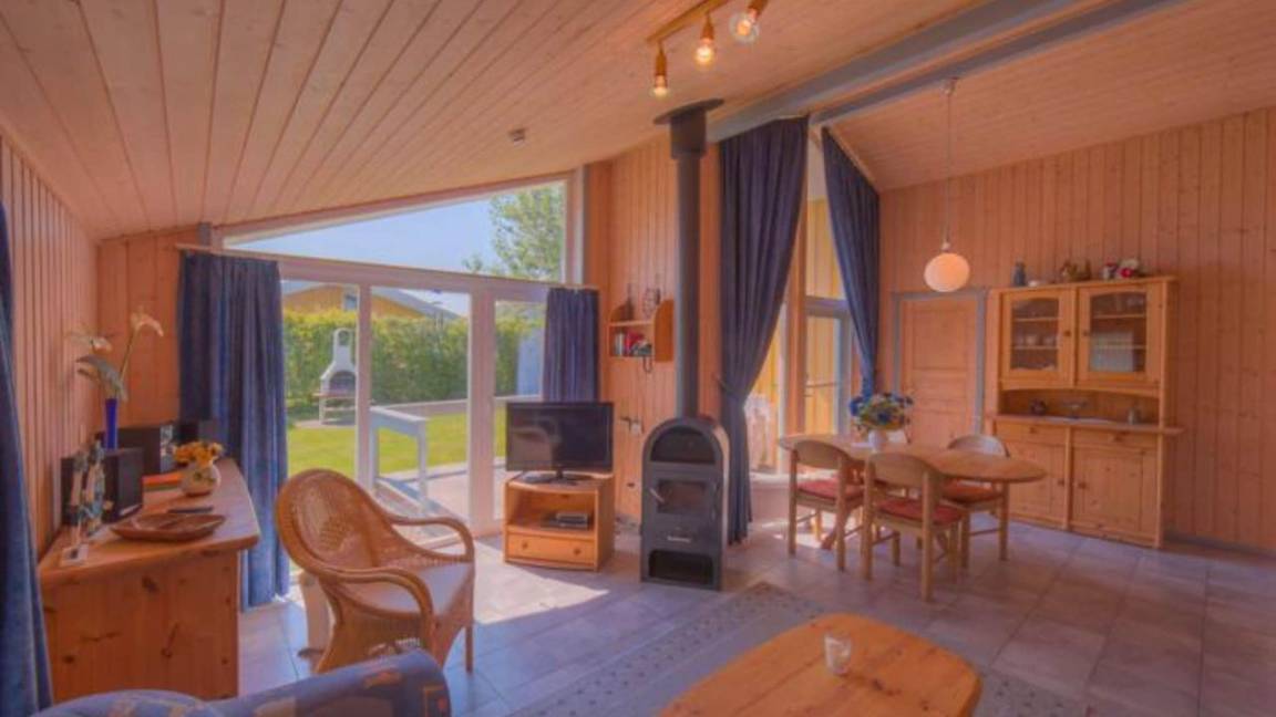 77 M² Ferienhaus ∙ 2 Schlafzimmer ∙ 4 Gäste - Müritz