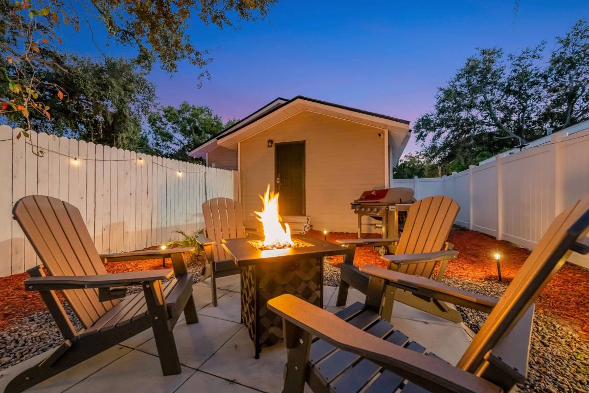 House ∙ 2 Bedrooms ∙ 6 Guests - Tampa, FL