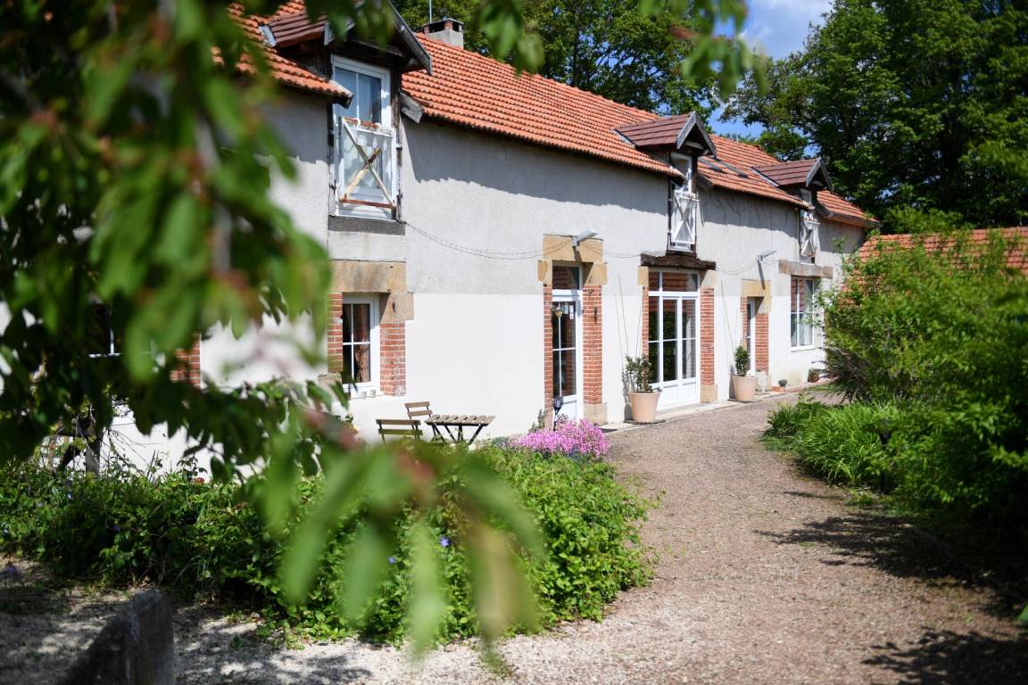 170 M² Gîte ∙ 4 Chambres ∙ 8 Personnes - Saint-Pourçain-sur-Sioule