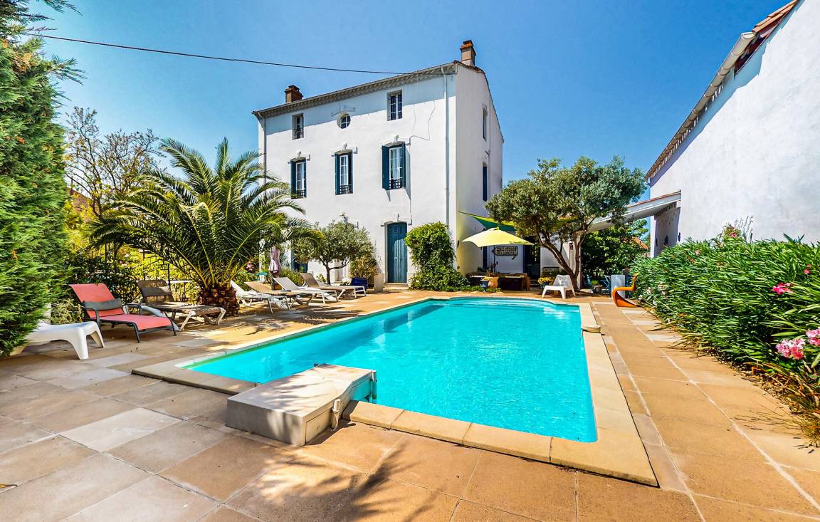 300 M² Maison De Vacances ∙ 8 Chambres ∙ 12 Personnes - Lagrasse