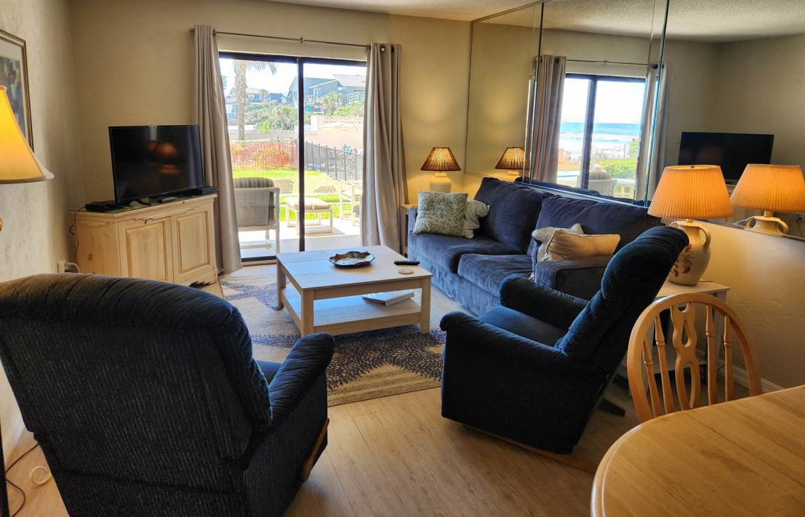 Condo ∙ 1 Bedroom ∙ 5 Guests - New Smyrna Beach, FL