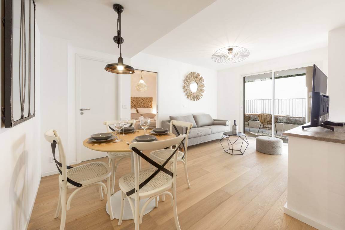 49 M² Apartment ∙ 2 Bedrooms ∙ 5 Guests - Antibes