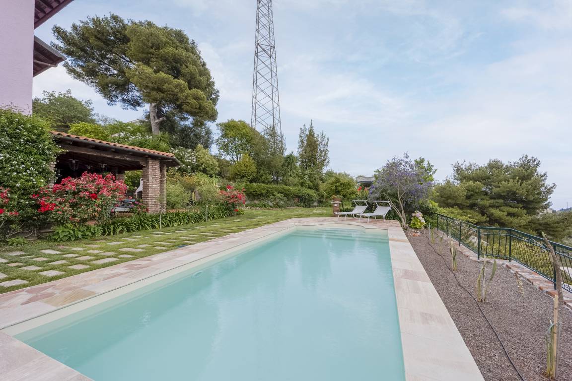 90 M² Appartement ∙ 2 Slaapkamers ∙ 4 Gasten - Imperia