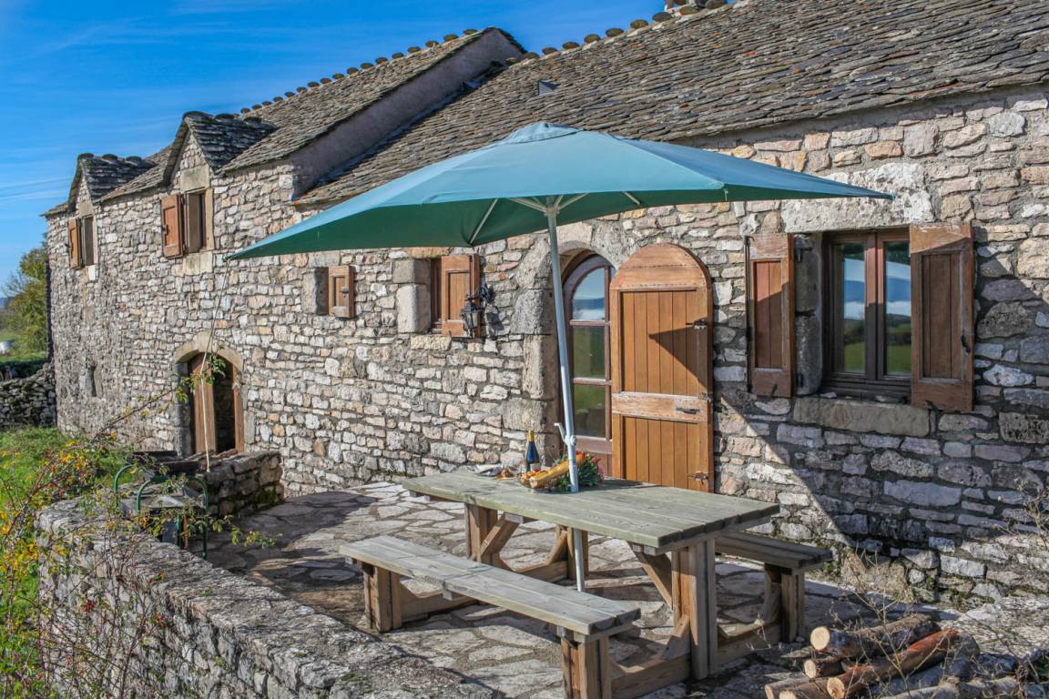 140 M² Mökki ∙ 2 Makuuhuonetta ∙ 5 Vierasta - Florac