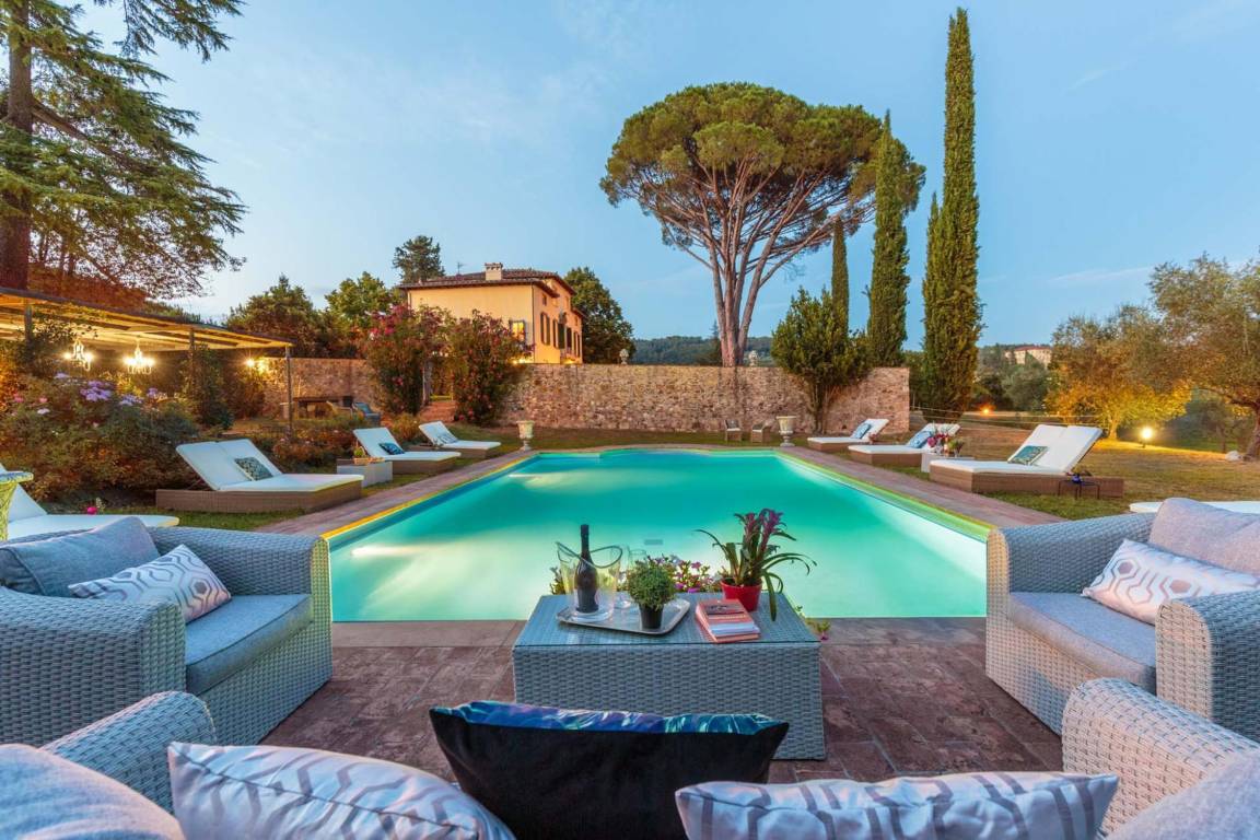 700 M² Apartment ∙ 9 Bedrooms ∙ 18 Guests - Lucca