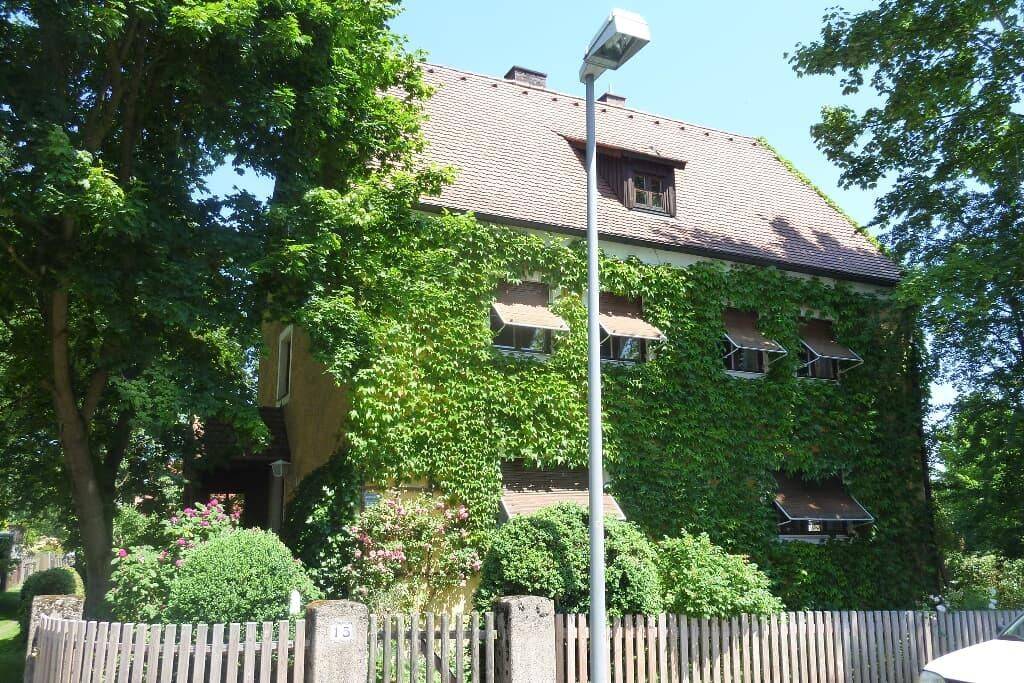 78 M² Ferienwohnung ∙ 1 Schlafzimmer ∙ 2 Gäste - Neualbenreuth