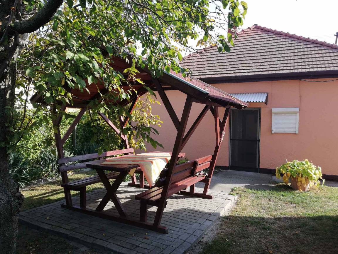 55 M² Ferienhaus ∙ 2 Schlafzimmer ∙ 4 Gäste - Badacsony