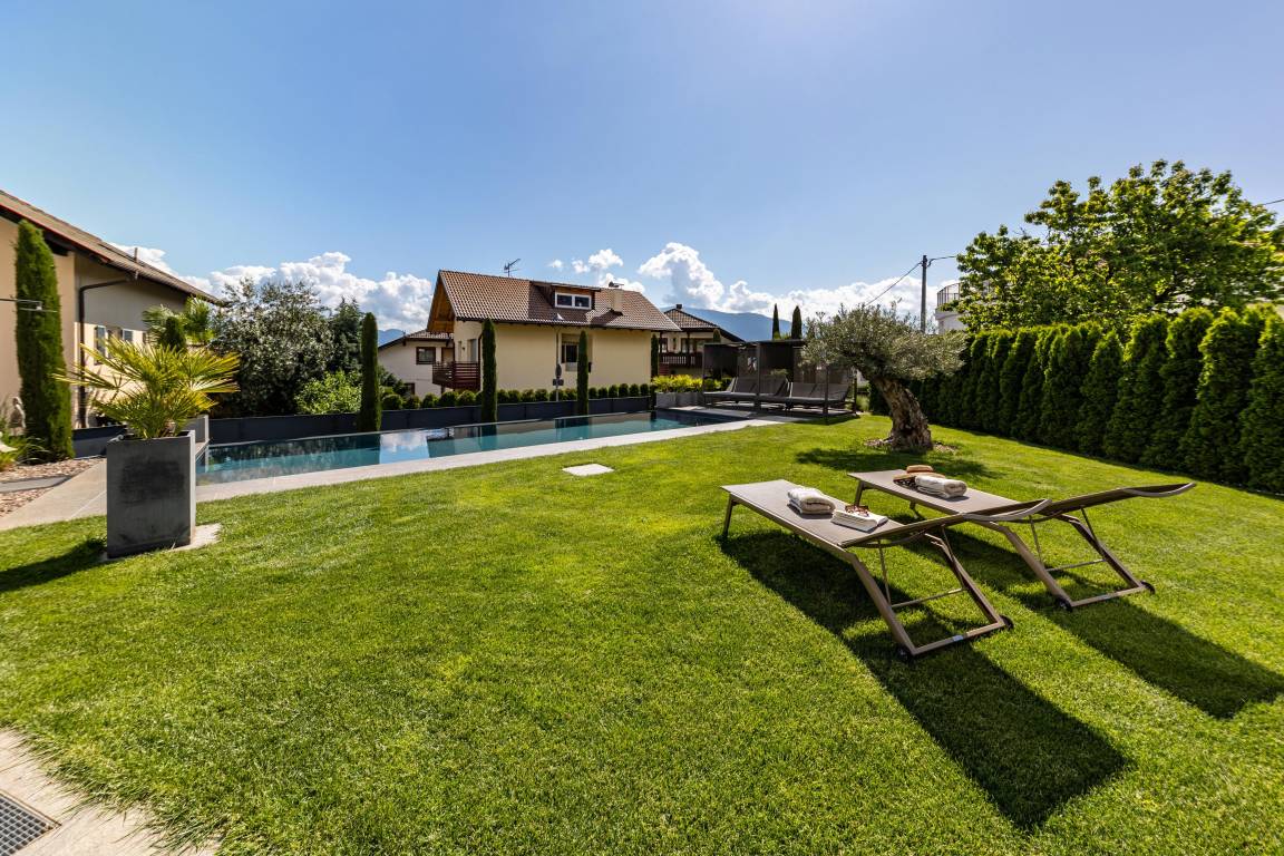 240 M² Villa ∙ 4 Bedrooms ∙ 8 Guests - Bolzano