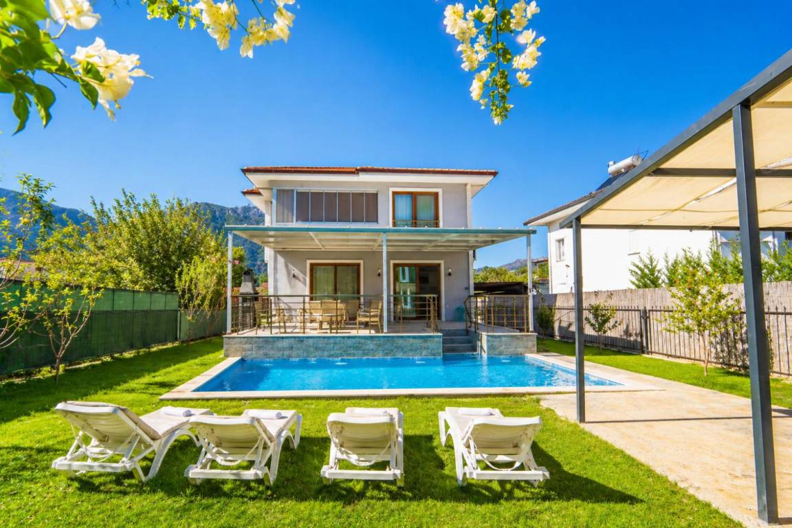 215 M² Villa ∙ 4 Bedrooms ∙ 8 Guests - Dalaman