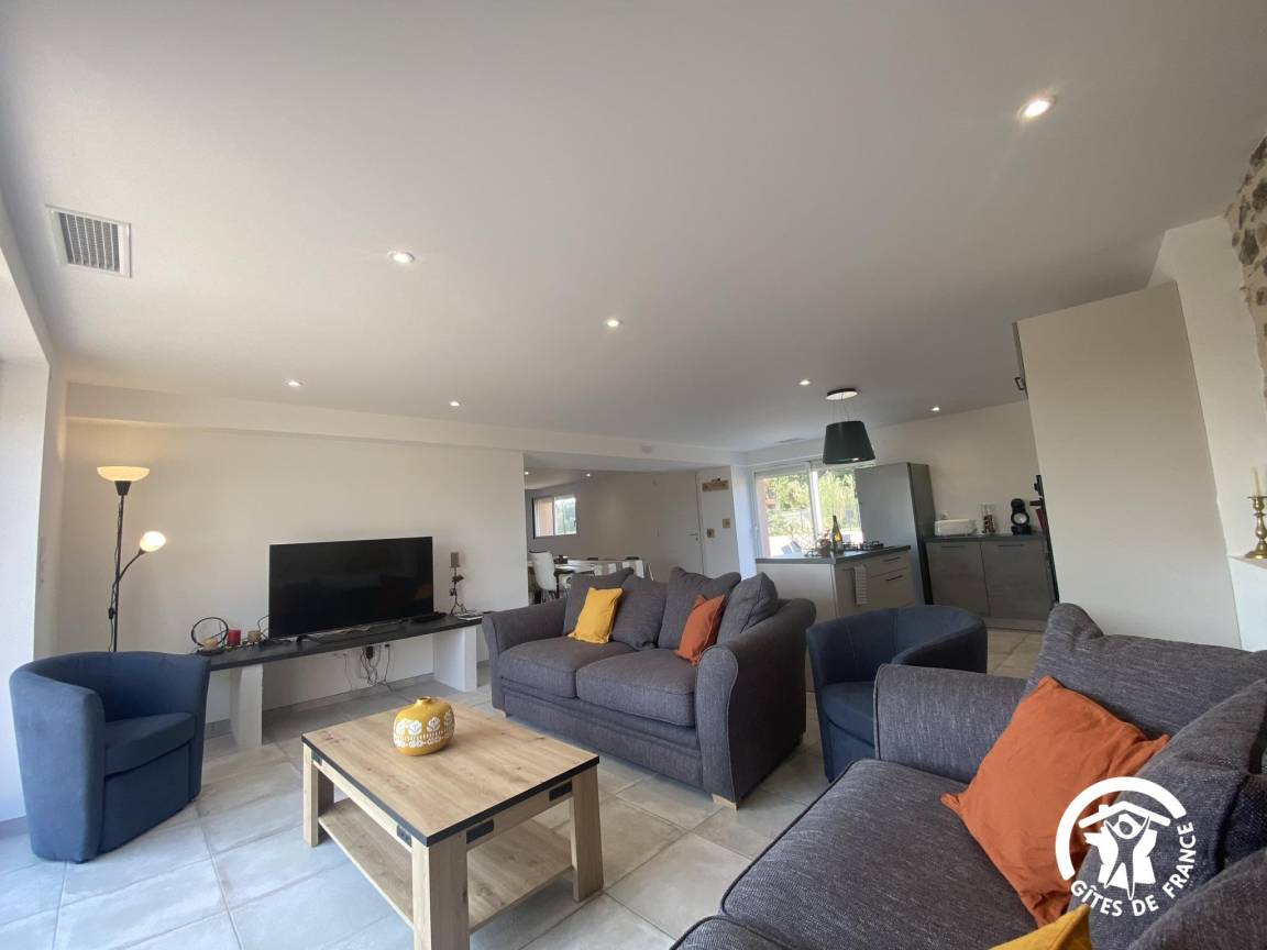 140 M² Gîte ∙ 3 Chambres ∙ 6 Personnes - Thuir