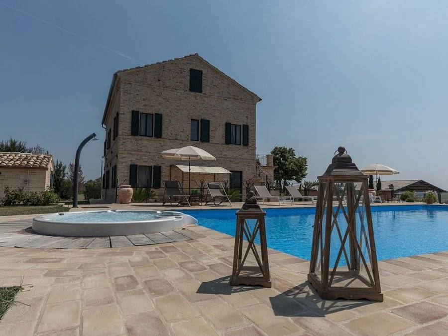 350 M² Agriturismo ∙ 8 Camere Da Letto ∙ 20 Ospiti - Marche