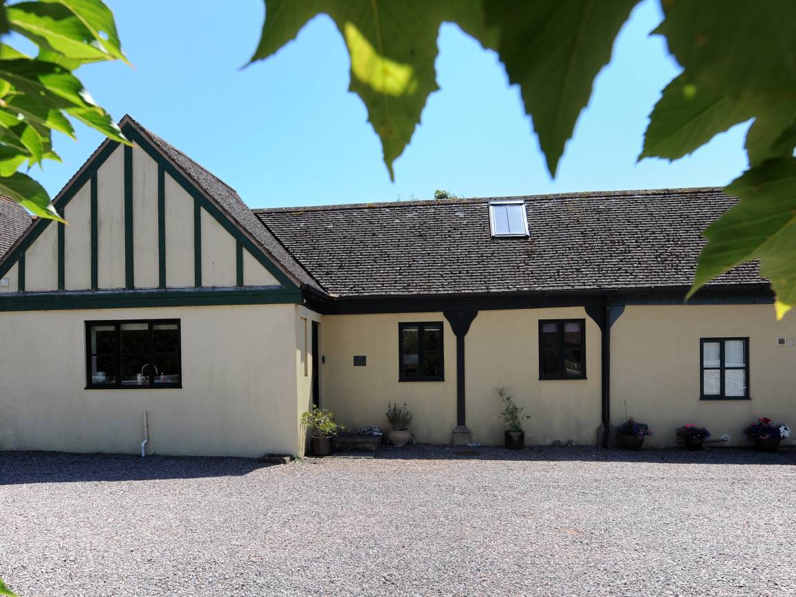 Cottage ∙ 2 Bedrooms ∙ 4 Guests - Seaton
