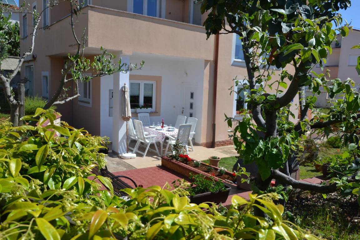 56 M² Ferienwohnung ∙ 2 Schlafzimmer ∙ 4 Gäste - Pula